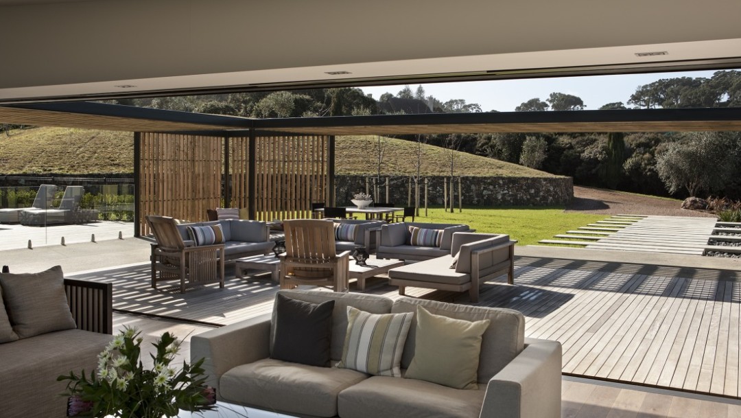 The Summer House - The Home Scene